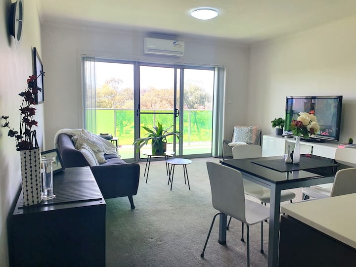 Appartement Avec Vue Sur Le Lac à Greenway + Parking Sécurisé - Canberra