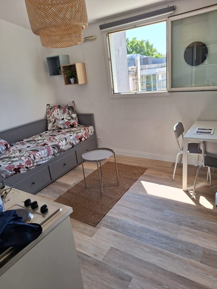 Studio Calme Et éQuipé - Avignon