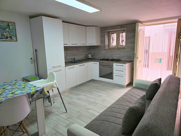 Moderno Bilocale Nel Borgo Con Posto Auto Incluso - Gaeta