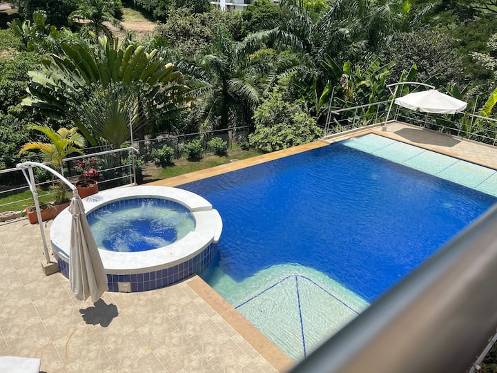 Hermosa Casa Familiar De Lujo - Anapoima