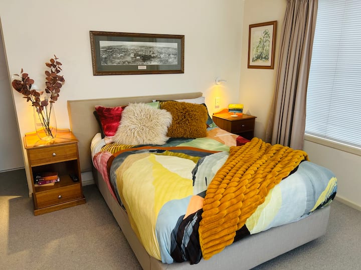 Cosy, Relaxing, 
West Hobart Apartment - Hobart