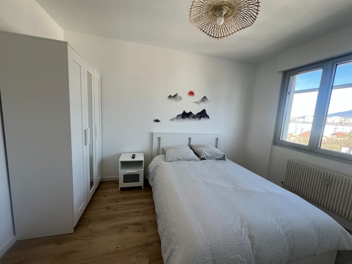 Chambre Spacieuse Vue Montagne - Annemasse