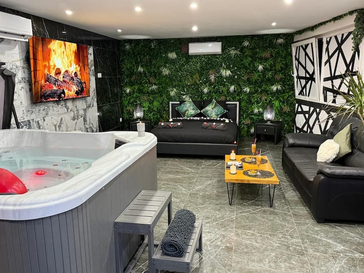 Love Room Suite Privée Sauna, Spa Et Lit King Size - Lens, France