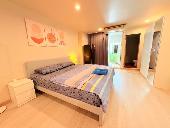 曼谷市中心/像素大厦/帕蓬夜市/沙吞是隆/地铁天铁/超大公寓 - Bangkok