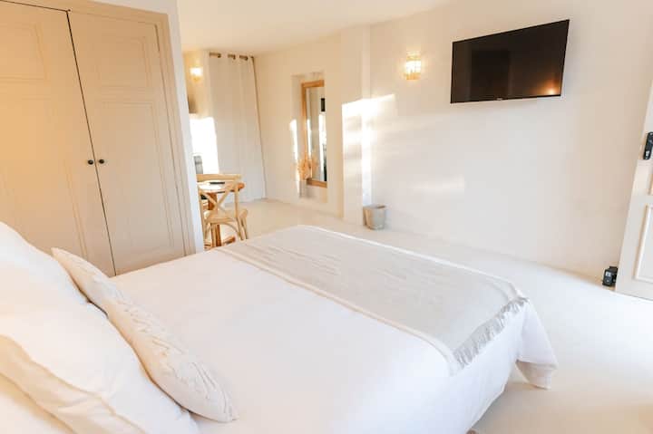 L'auberge Tao (12 Studios) - Mougins