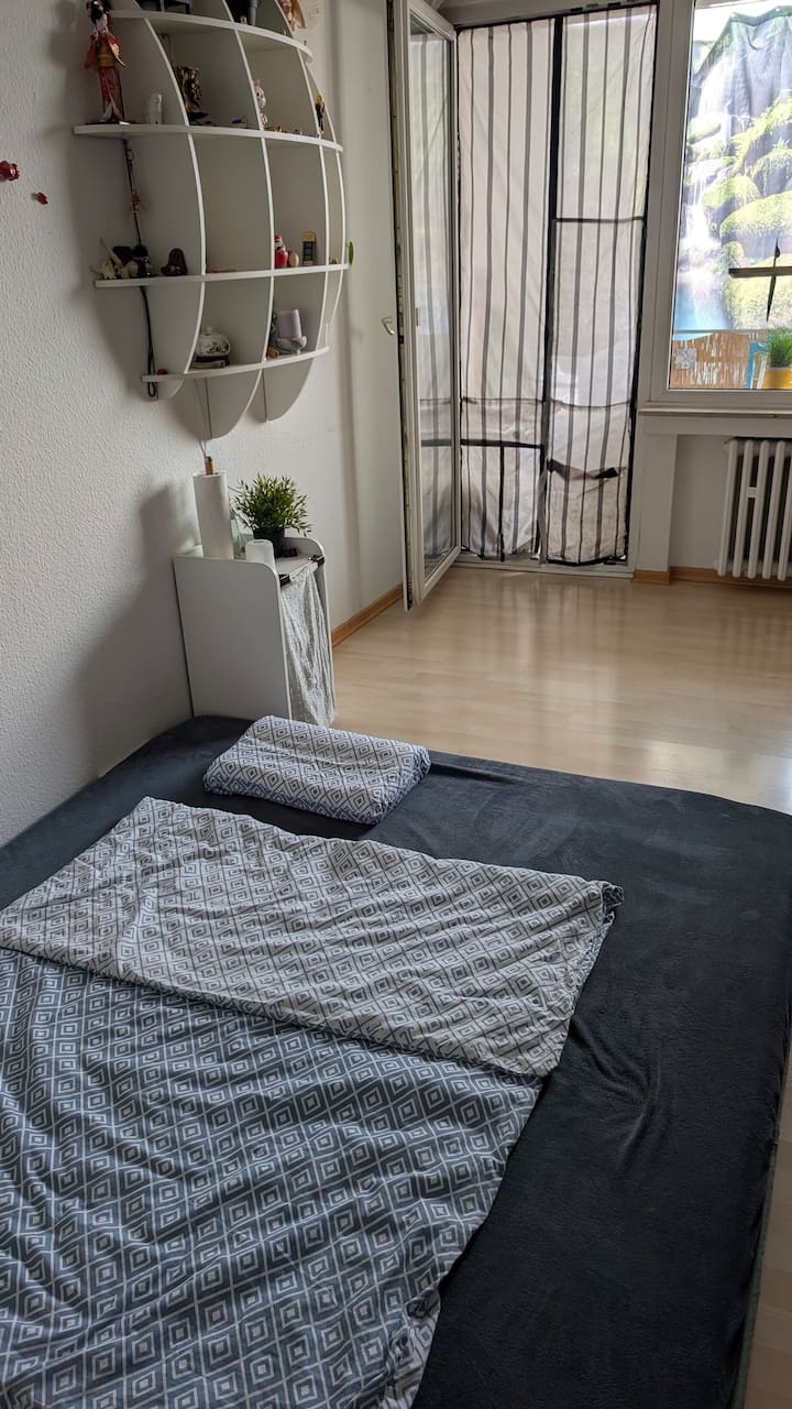 Saubere Wohnung In Ruhiger Lage - Düsseldorf
