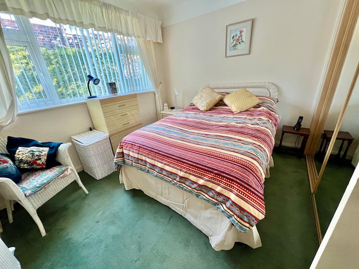 Double Bedroom & Sitting Room - Wirral