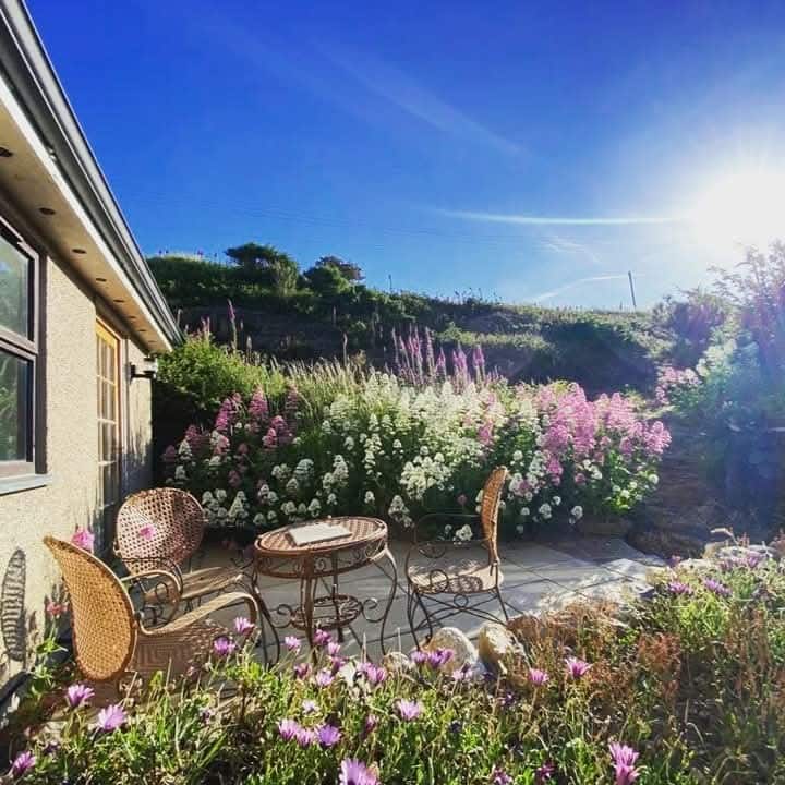 Cosy Garden Room - Abersoch