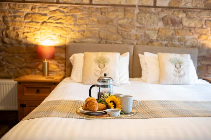 Gorgeous Cottage, Horses & Hill Views - Drumlanrig Castle & Gardens