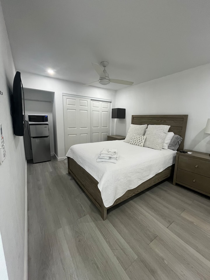 Studio In Coral Gables-free Parking On Property - Miami