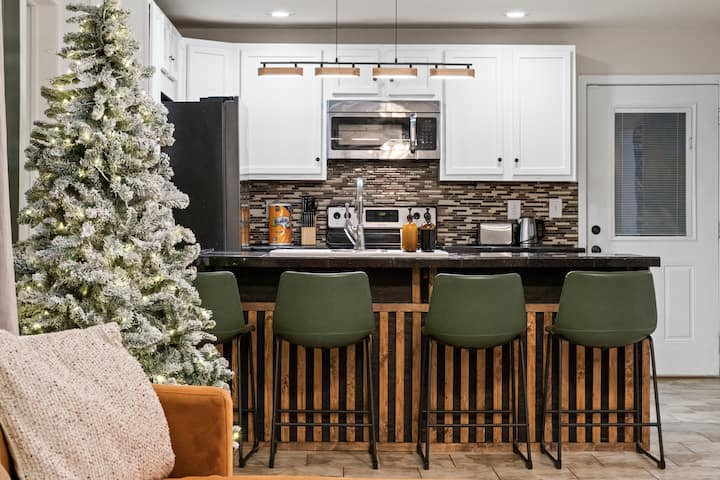 7minsnrg|walk To Trail |Games|hot Tub| Fenced Yard - Fayetteville, WV