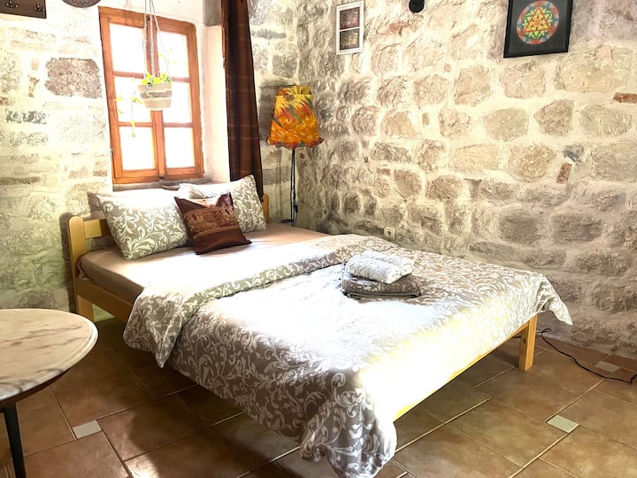 Healthystudio Apartment 2 With Garden - Kotor