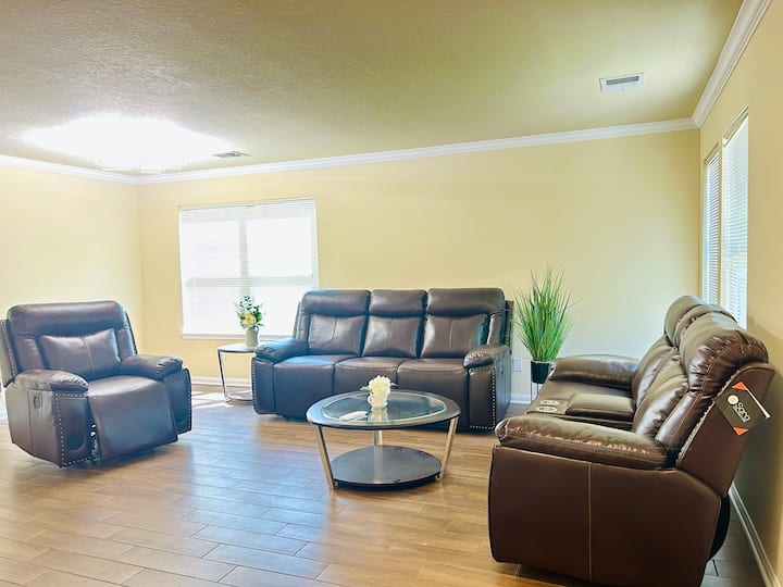 Family-friendly 5br Home  Near Downtown ~ Quiet - Crosby, TX