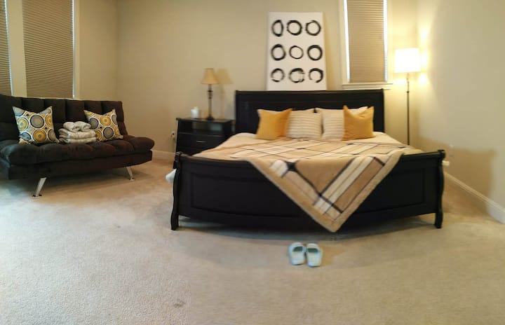 Upscale Paradise Masterrm 450sqft Rosy Bushes 500m - Livermore, CA