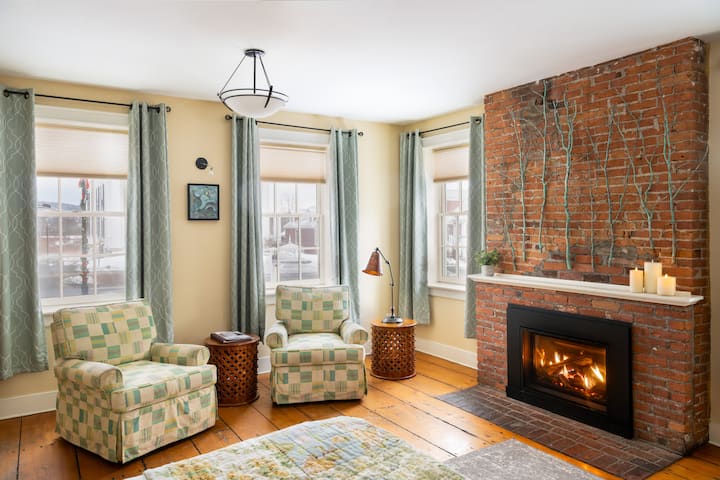 Parlor Suite - Stowe, VT