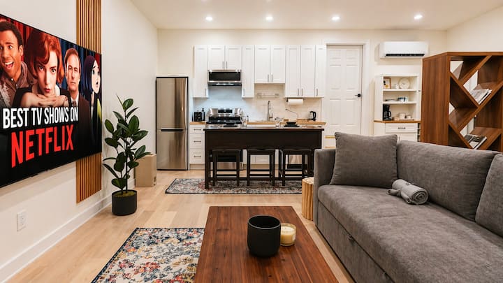 Cheerful Modern Home With Private Backyard - Simi Valley, CA