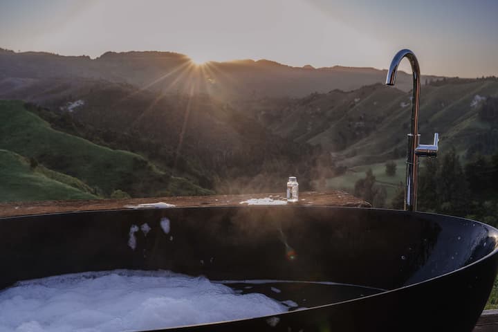 Stags Rest Off-grid Hut - New Zealand