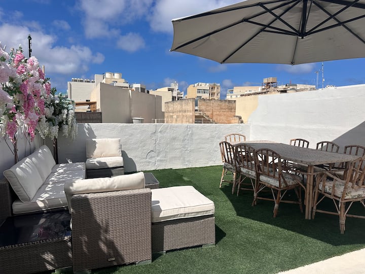 All-in-one House - Valletta