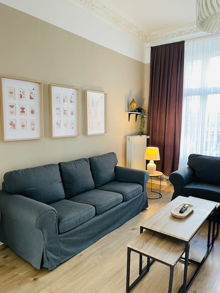 Feel-good Flat In Neukölln – 100 Sqm, 3 Cozy Rooms - Berlin