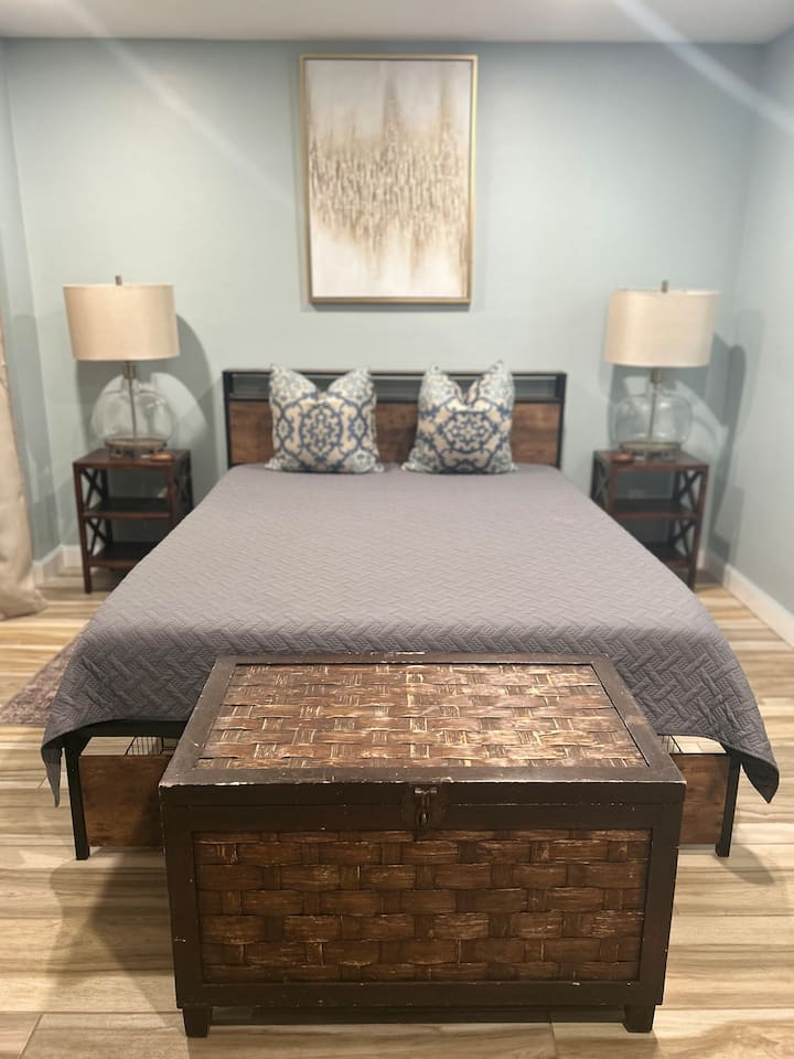 Downtown Naples Oasis – 5 Mins To The Beach! - Naples, FL