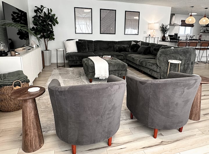 5 Min To Iu, King, Parking, Sunroom, Chefs Kitchen - Bloomington, IN