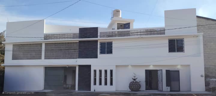 4 Camas, 4 Habitaciones, 1 Sofá Cama - Morelia