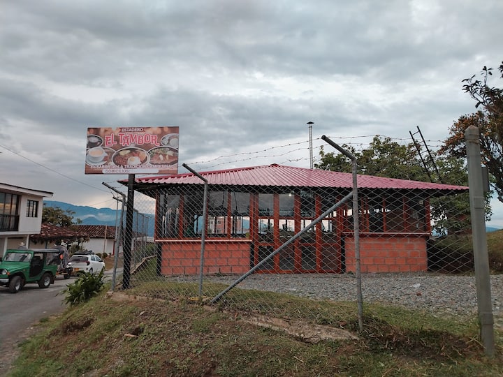 Estadero El Tambor 
Finca Hotel - Supía