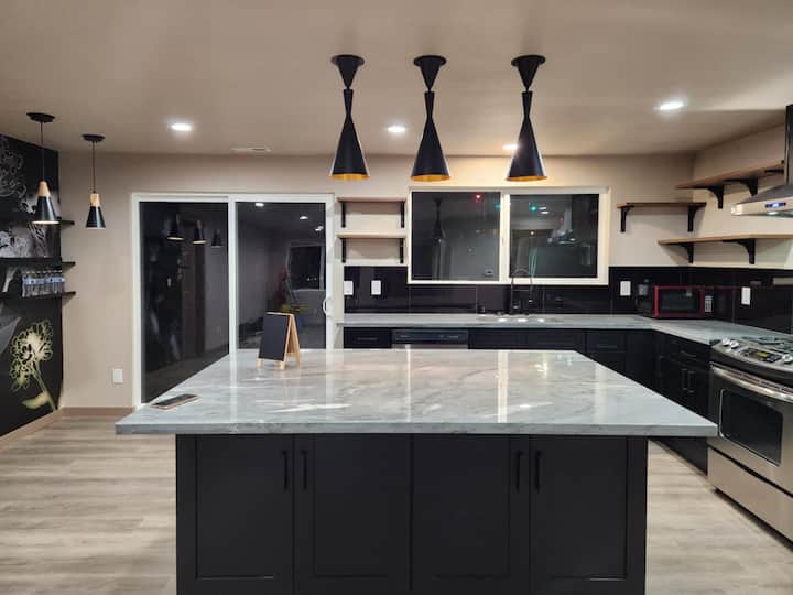 Lovely House - Bellevue, WA