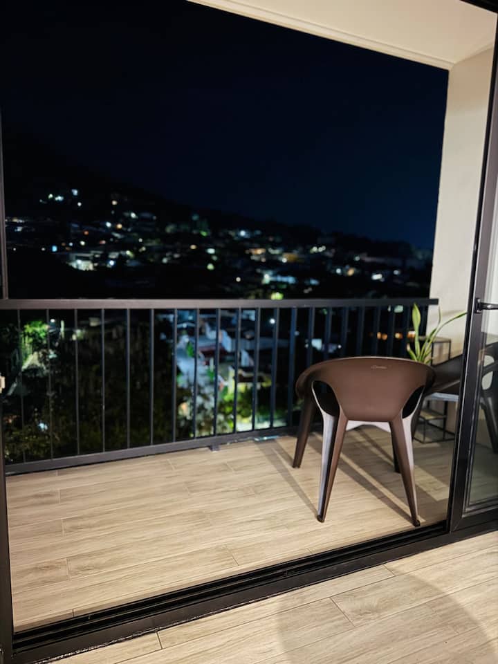 New Modern Condo! – Beautiful City & Volcano Views - San Salvador (El Salvador)
