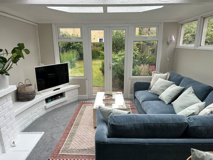 Victorian Seaside Retreat + Sunny Garden - Folkestone