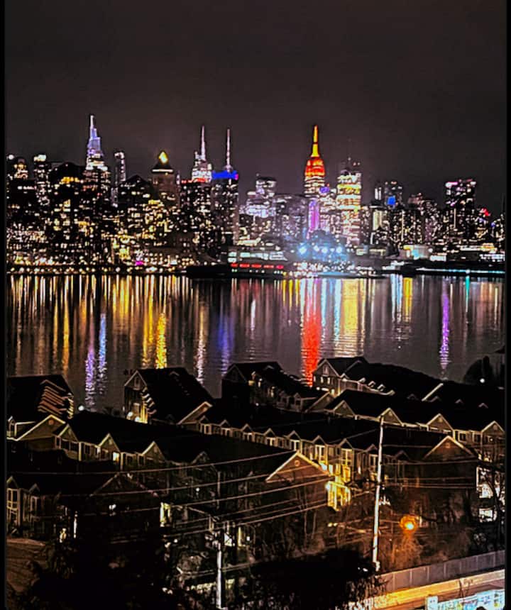 Panoramic Nyc Skyline Views + Easy Transit - Manhattan, NY