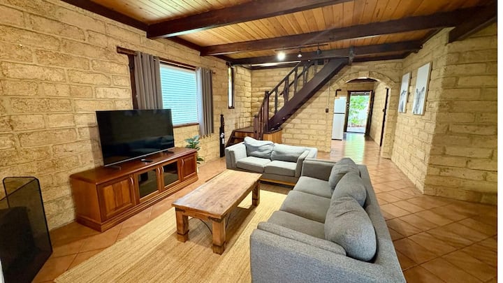 Timber Tides Retreat - Busselton