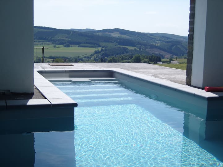 Séjour De Groupe Avec Piscine, Chevron - Stoumont