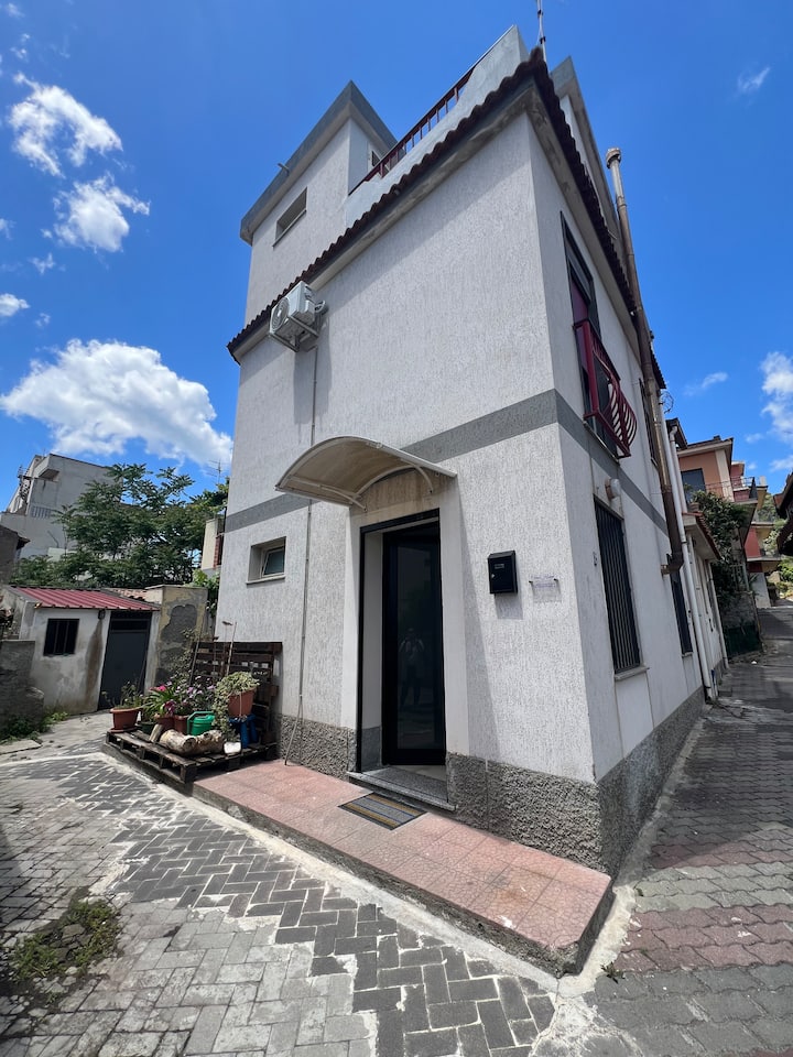 Carol Home 
Family And Sea - Roccalumera