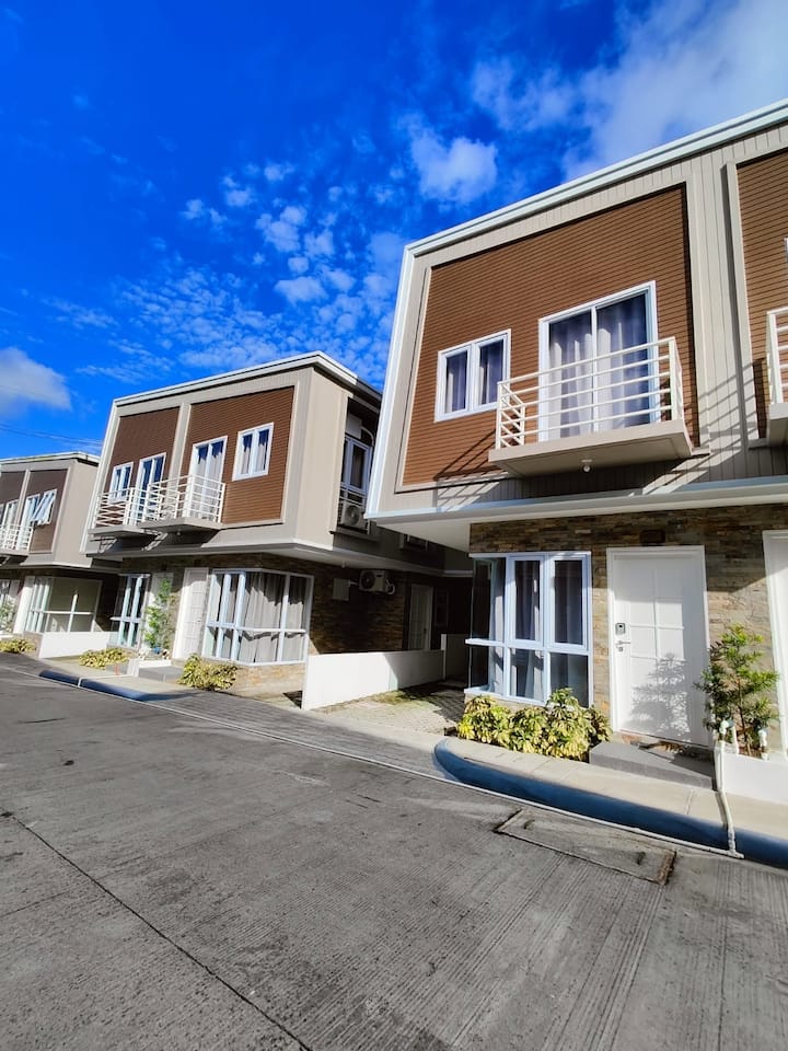 9 Bed - Full Kitchen, Convenient, Cool & Peaceful - Tagaytay