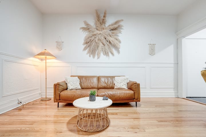 Spacious 3-bedroom Retreat - Montreal