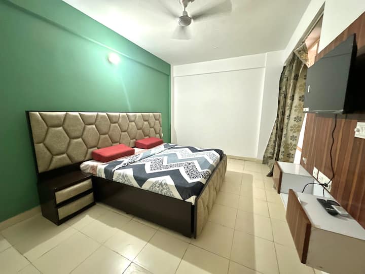 Cozy 2 Bhk Entire Flat - Sohna