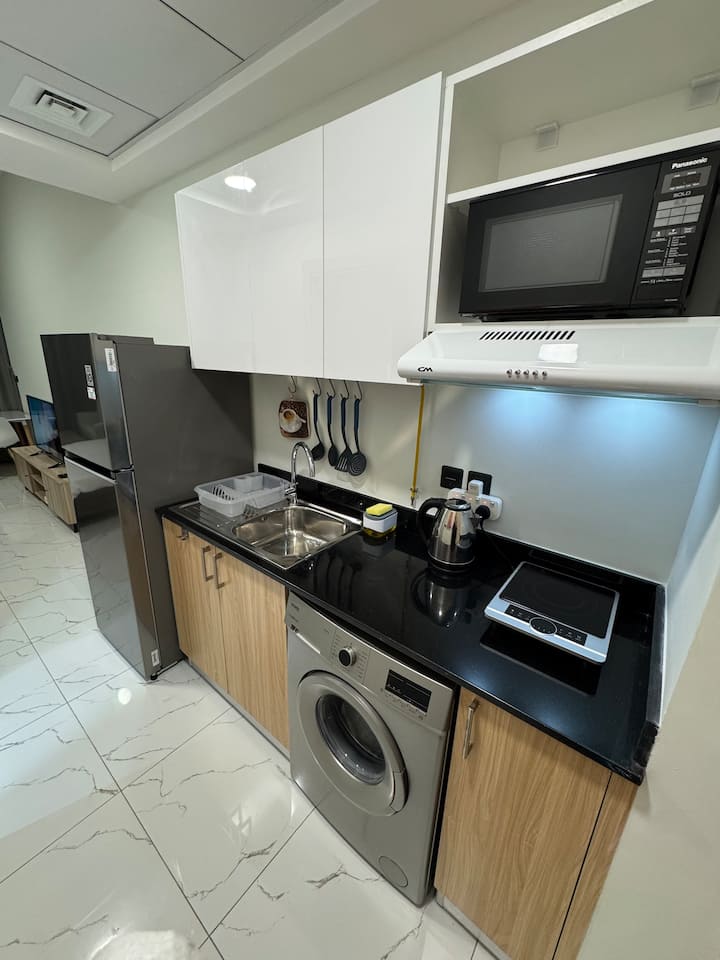 Metrohub Studio Dubai - Dubai