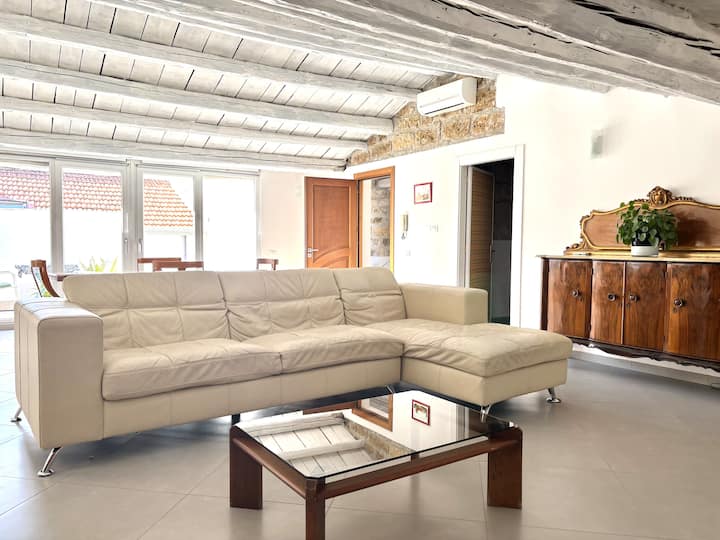 Al Khalisa Suite & Rooftop - Palermo