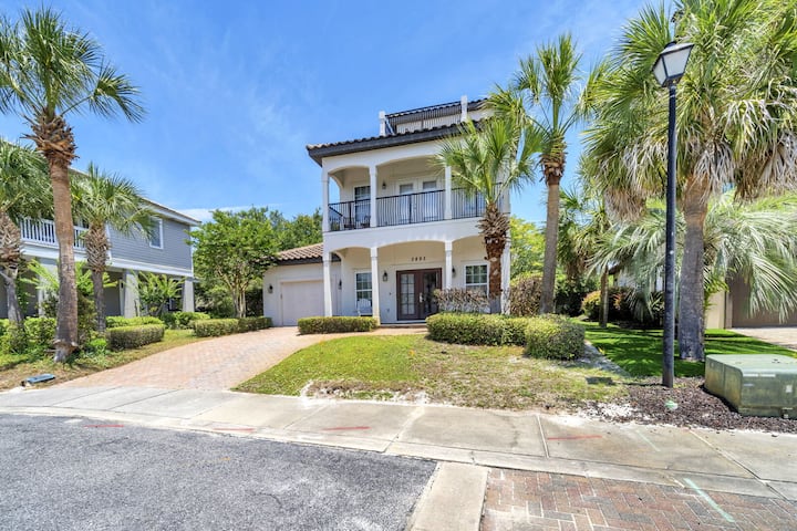 Nana's Beach House Near Beach Gated Neighborhood - Destin, FL