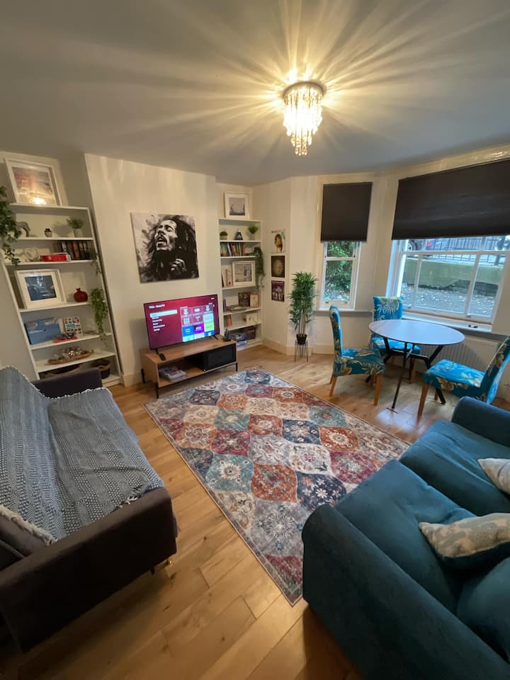 Cosy Flat -Superb Location - London City Airport (LCY)