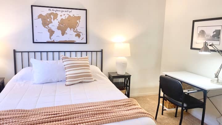 Modern Full Home 
2bedroom 1bath Full Basement - Charlottesville, VA