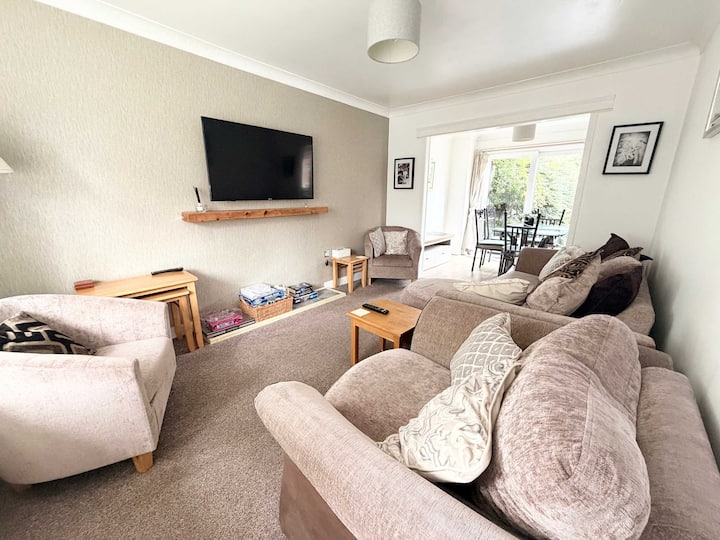 Bluebell Cottage - Sleeps Upto Seven Guests. - Blackpool