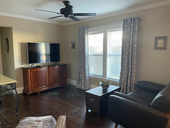 Absolute Ideal Location For Getting Around - Richardson, TX