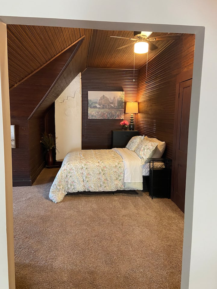 Earp House
Exec. Suites - Room 5 - Camden, AR