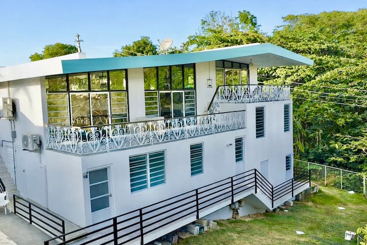 Chalet Vista Al Mar, 8-brs Crashboat 7min, Solar - Puerto Rico