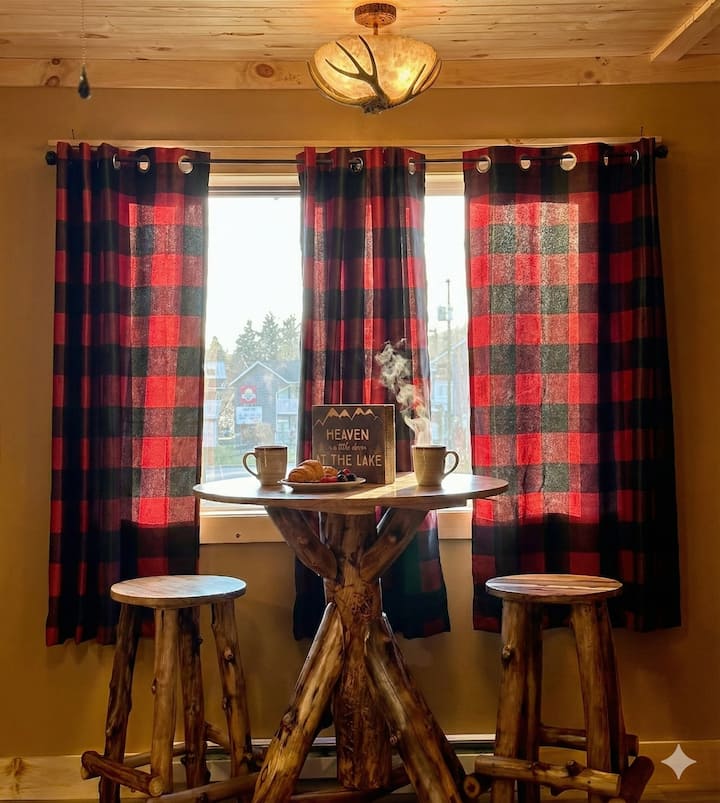 Rustic King Studio:warm Woods+cozy Adirondack Feel - Lake George, NY