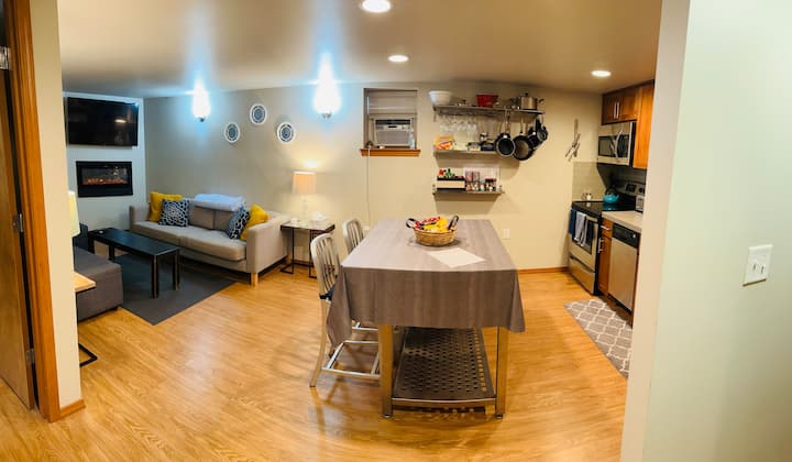 Modern Nw Apartment *Free Parking* - Portland, OR