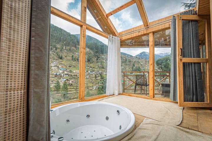 Dreamscape Tree House Jacuzzi - Jibhi