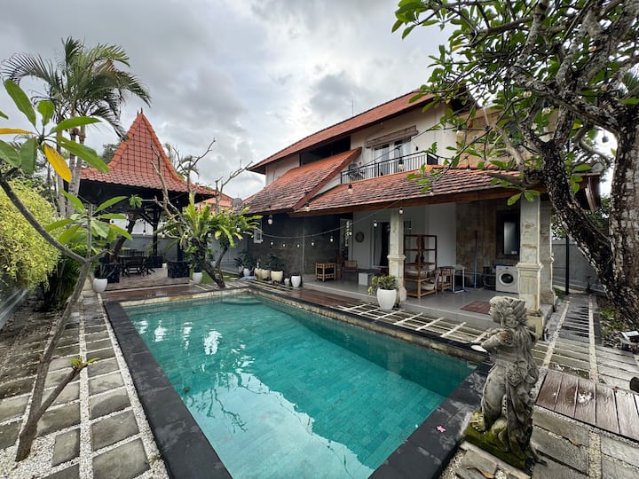 Balieys Villa: Tranquil Hideaway In Central Canggu - Canggu